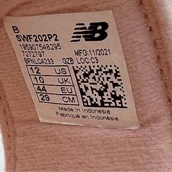 New Balance | Shoes | New Balance Womens 22 V2 White Pink Peach Slip On ...